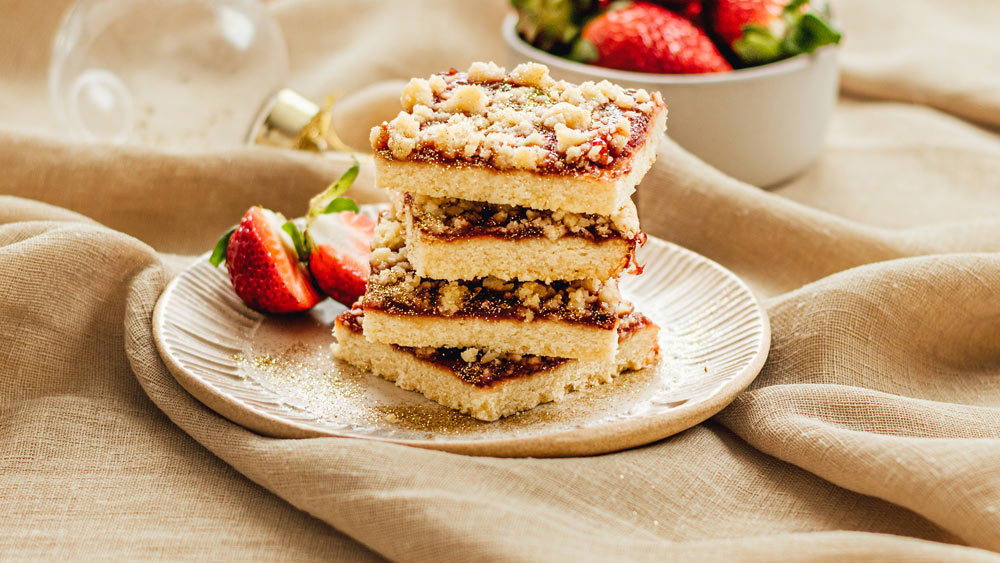 Strawberry Shortcake Bars | Flora